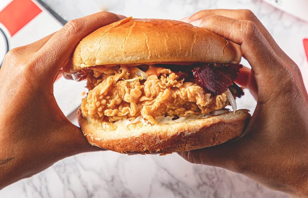 Redes sociales: KFC lanza su challenge con sabor crocante y especial ...