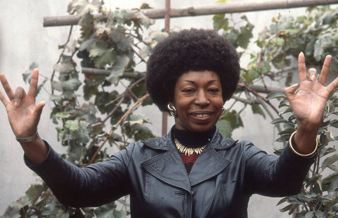 El legado de Victoria Santa Cruz se expone en el Rímac — Revista Review