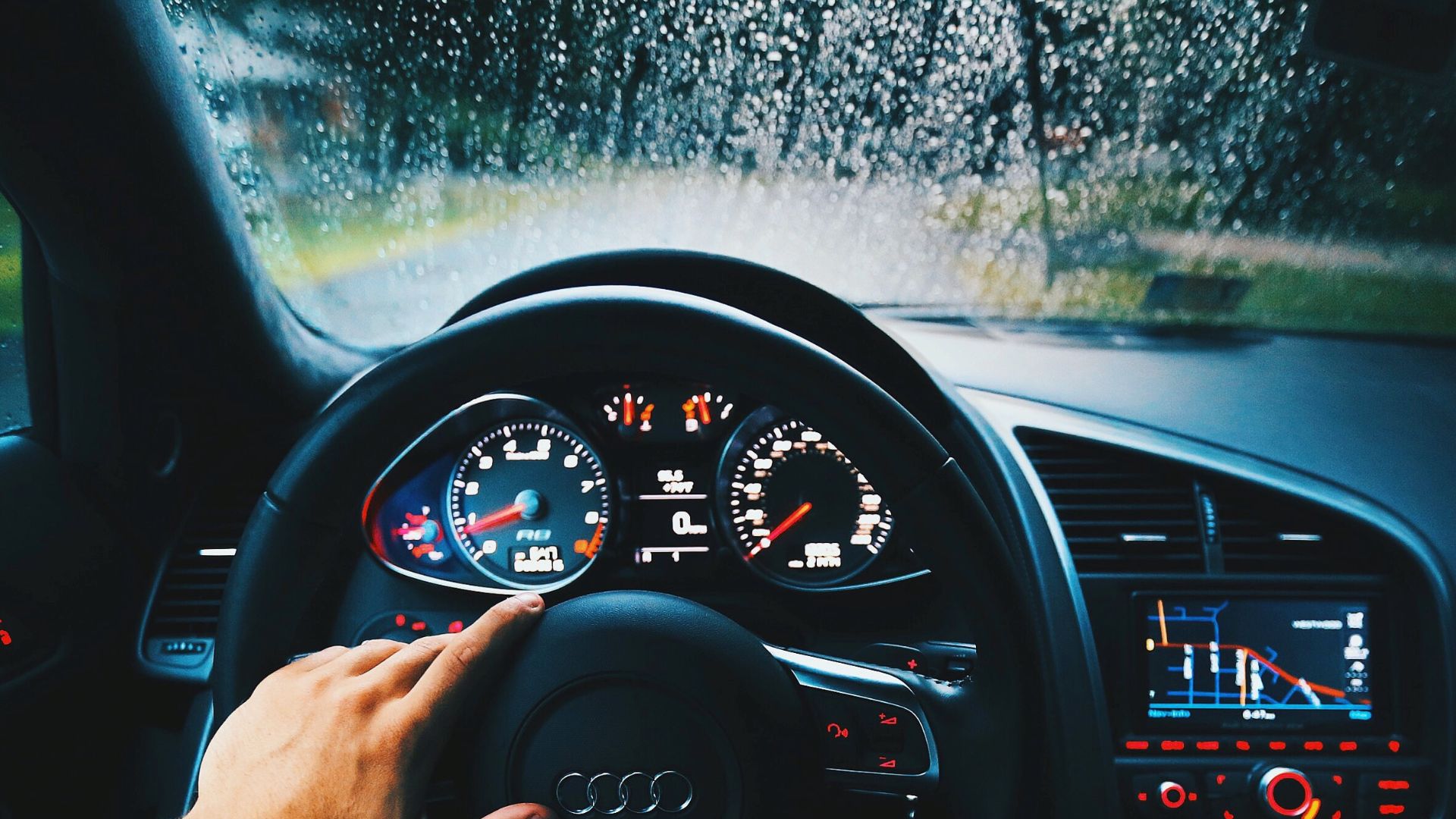 Primavera: 5 consejos para manejar con seguridad bajo la lluvia ...