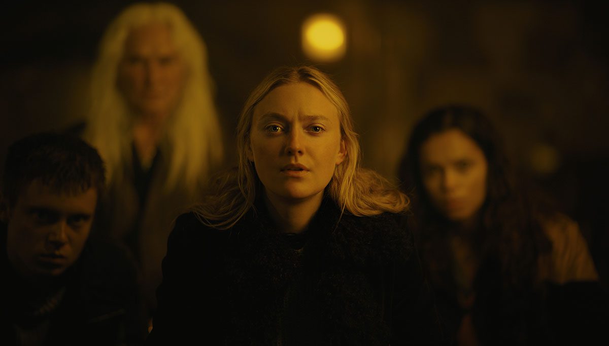 Dakota Fanning vuelve a la pantalla grande con Observados — Revista Review