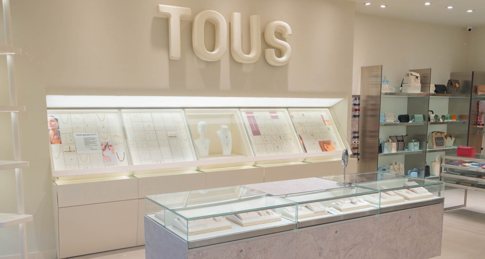 TOUS anuncia dos nuevas aperturas y lanza su tienda flagship en el ...
