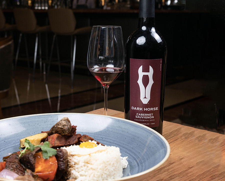 Dark Horse: Conoce 4 vinos californianos infaltables — Revista Review