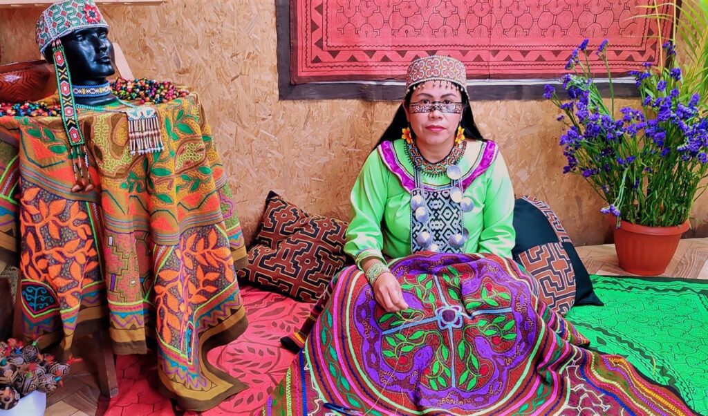 Shipibos conibos presentan imperdible videoarte sobre su cultura — Revista Review