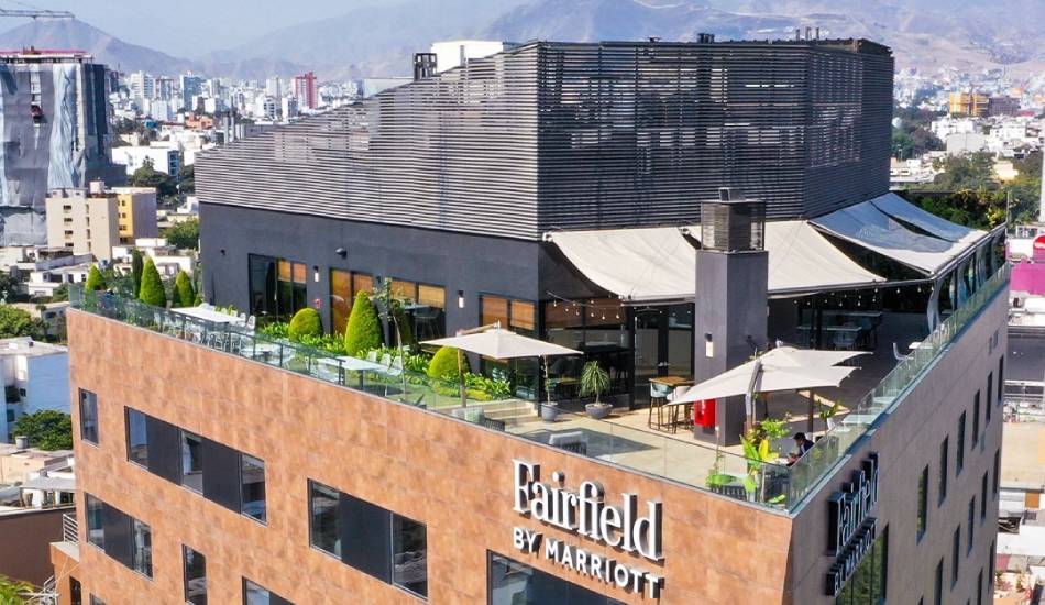 Hotel Fairfield Lima Miraflores presentó su renovado Rooftop 128 ...